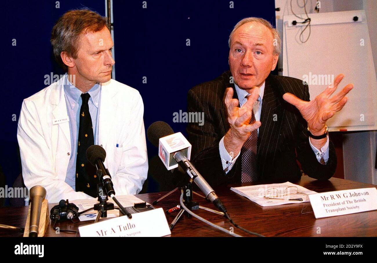 Robert Johnson (right), of the British Transplant Society and ...