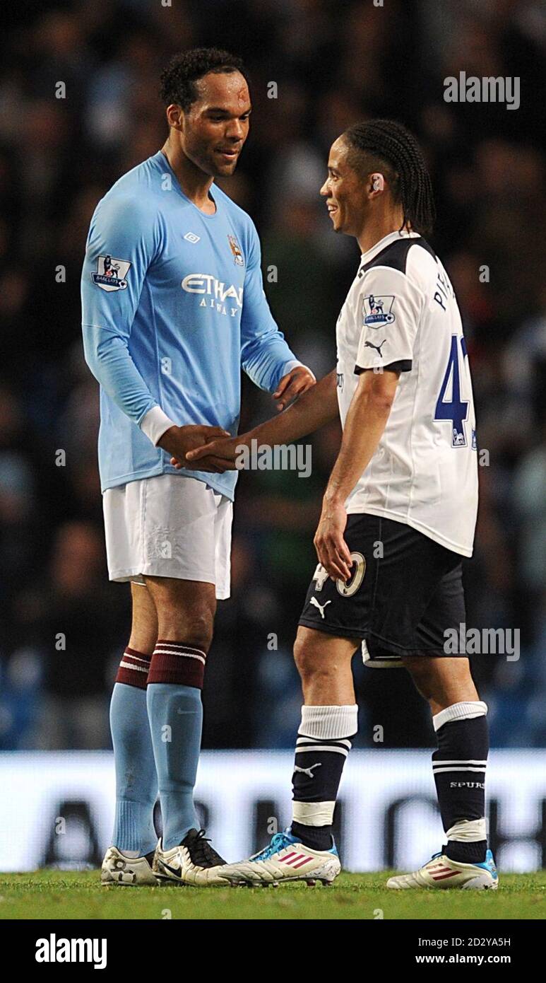 Tottenham hotspurs steven pienaar hi-res stock photography and images ...