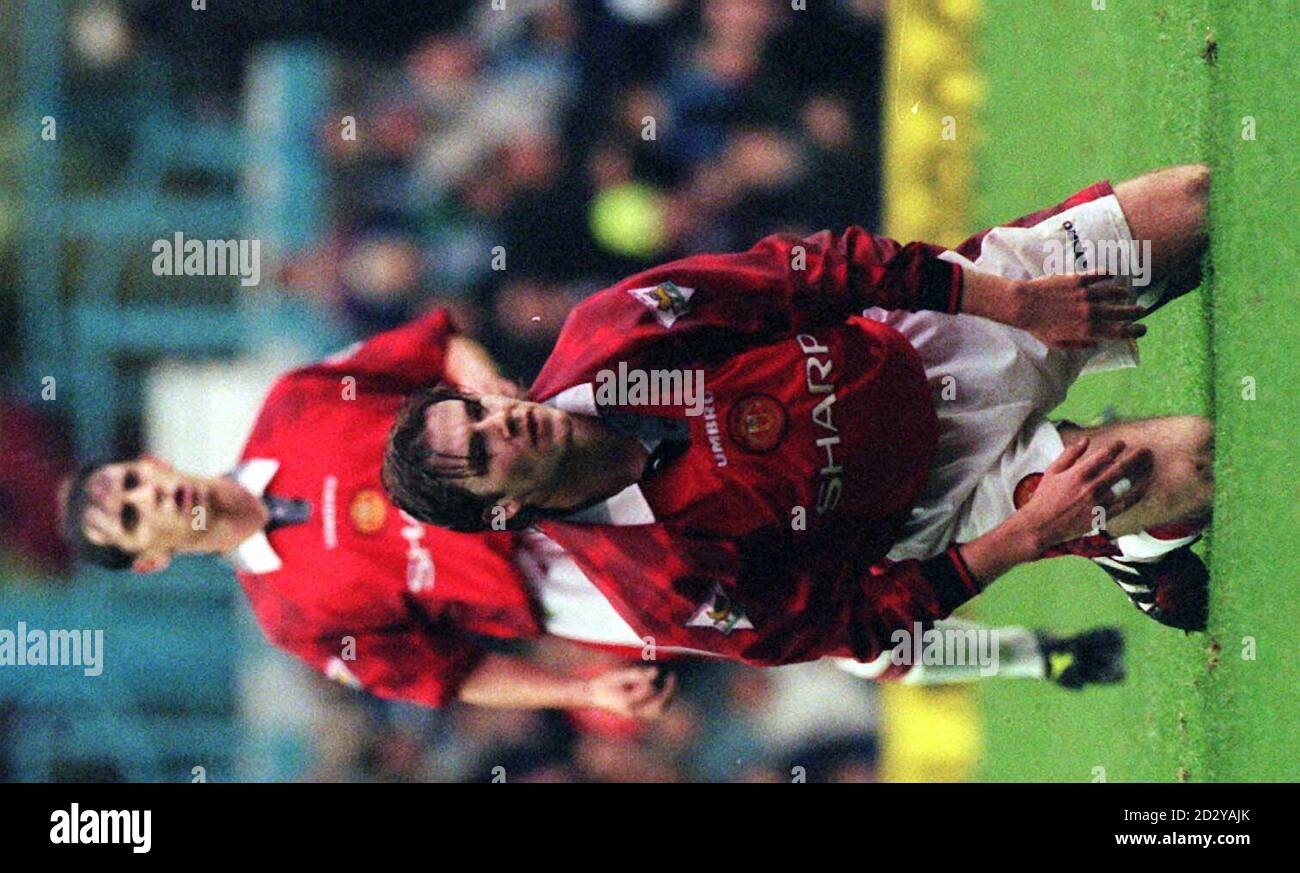 Sport football on knees david beckham hi-res stock photography and ...
