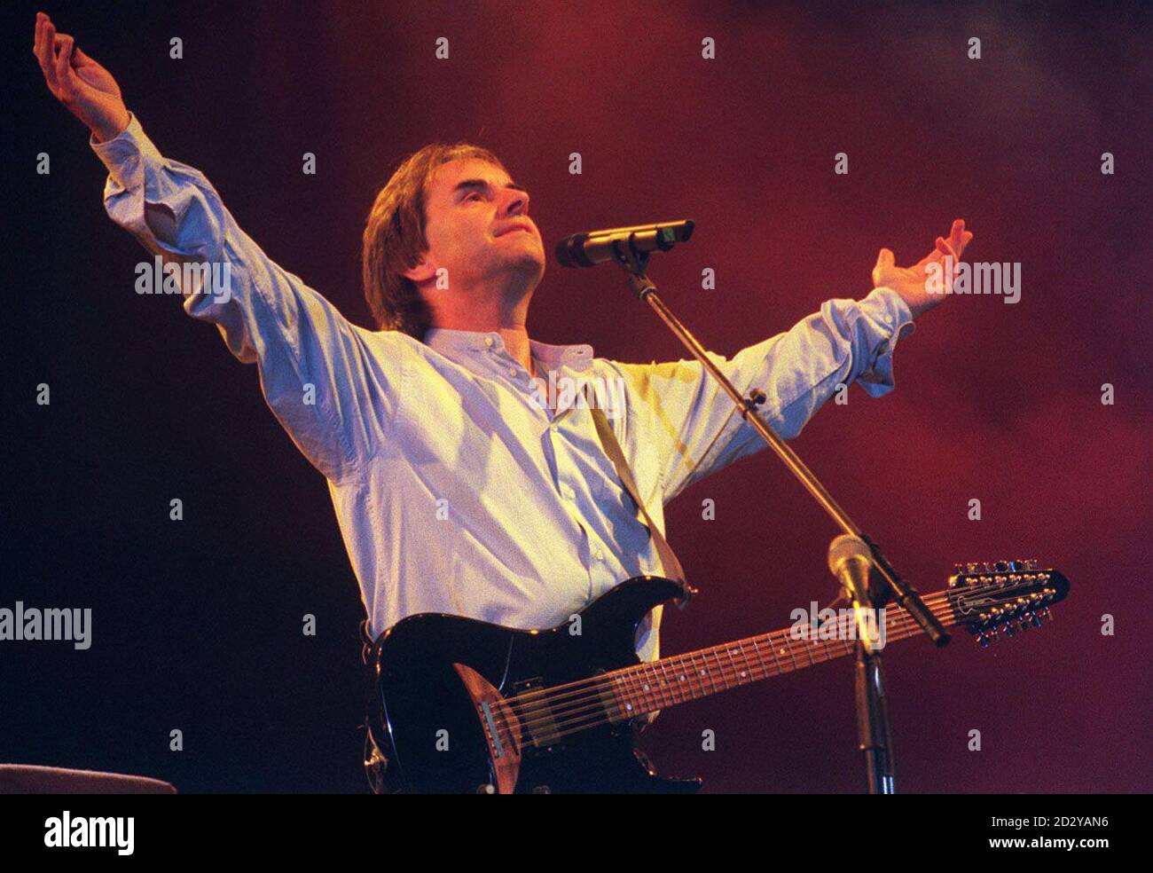 The singer chris de burgh hi-res stock photography and images - Alamy
