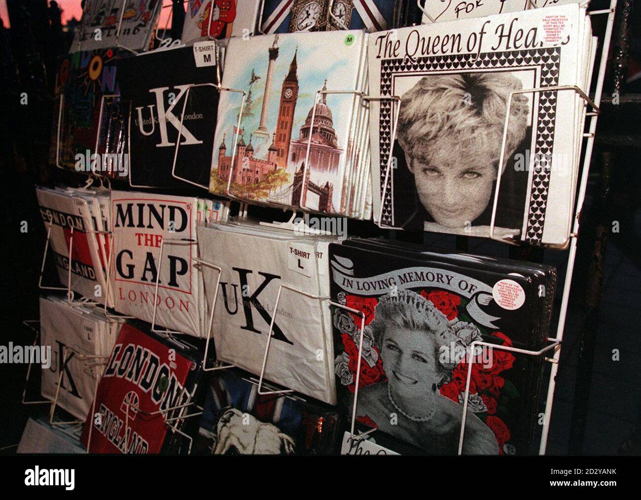 PA NEWS PHOTO 5/12/97 MEMORABILIA AND SOUVENIRS DEPICTING THE IMAGE OF ...
