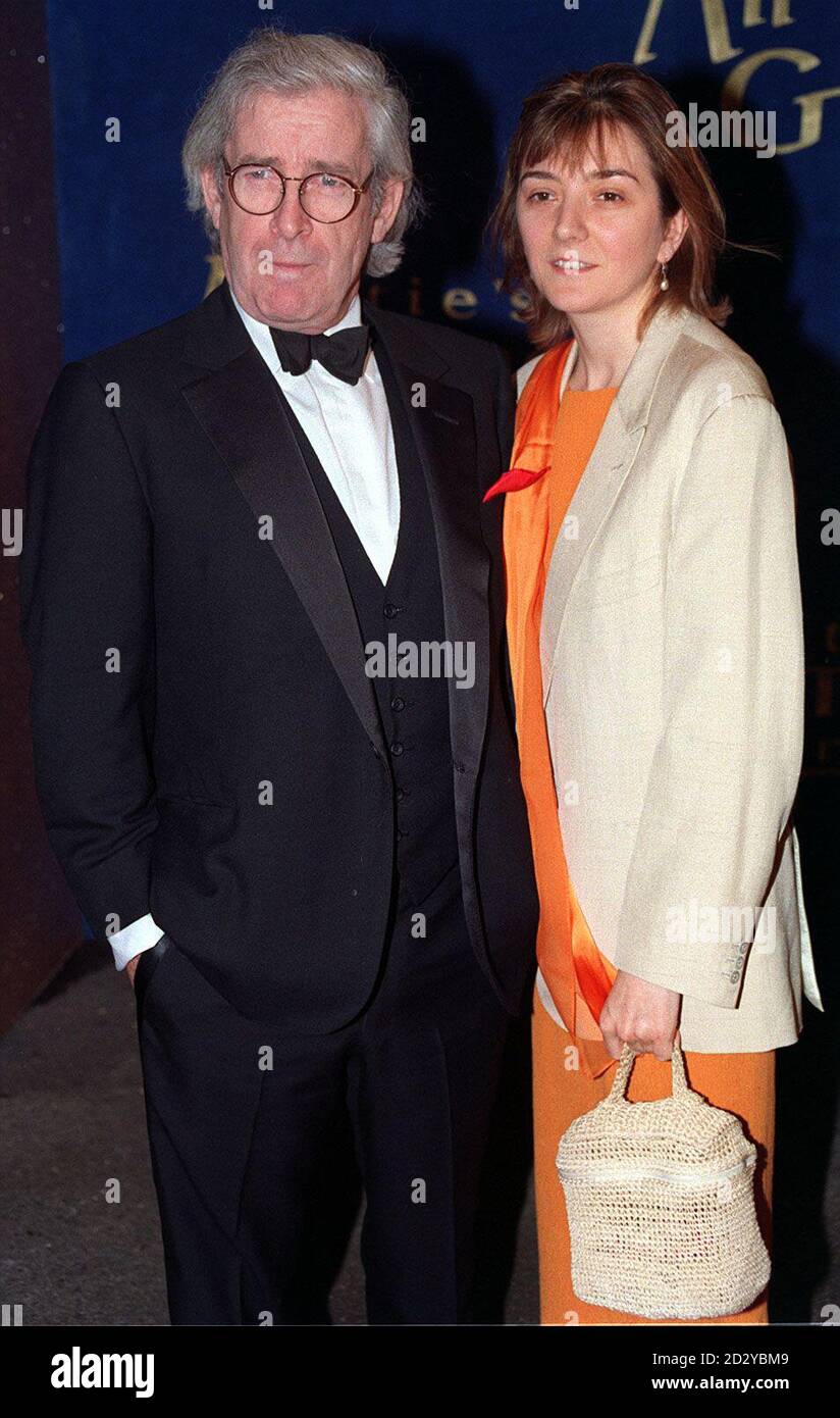 PA NEWS PHOTO 27/10/96 DAVE ALLEN AND KAREN STARK AT "AUNTIES ALL TIME ...