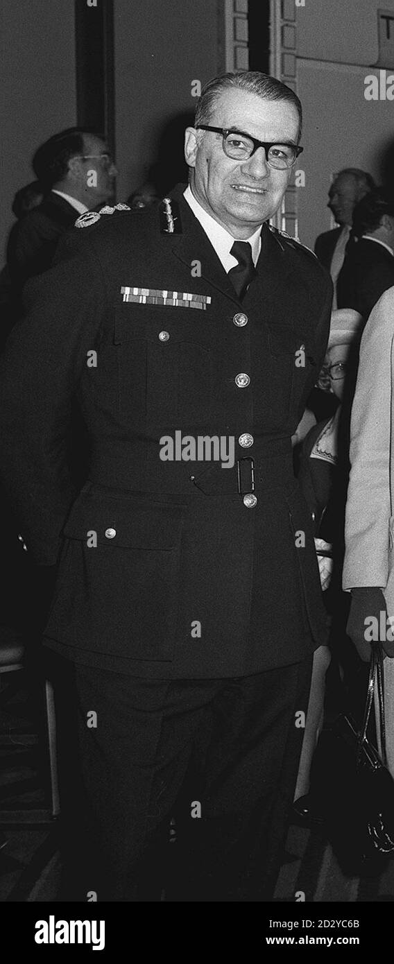 PA NEWS PHOTO 7/4/75 SIR ROBERT MARK (KENT CHIEF CONSTABLE) OF THE ...