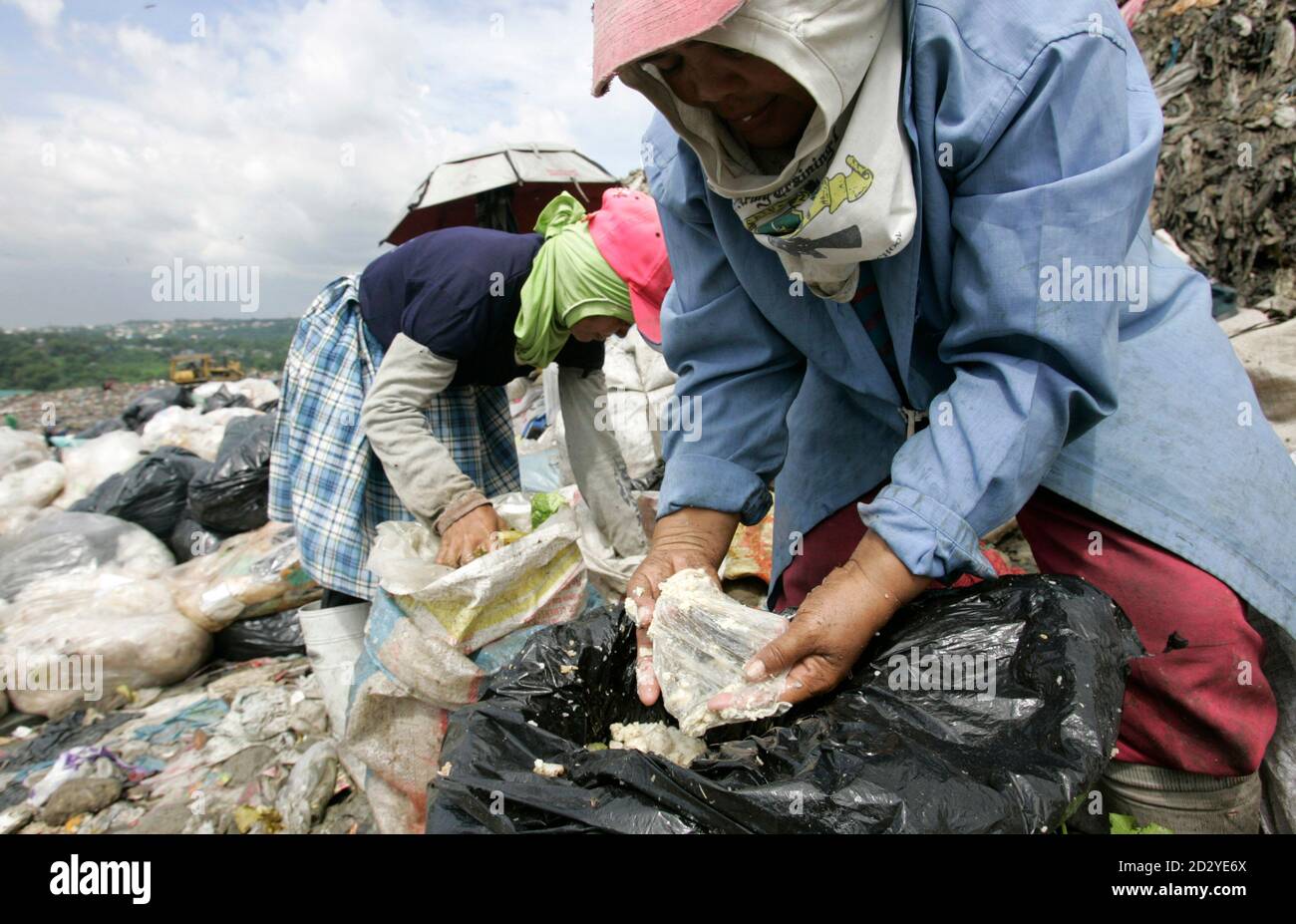 Payatas garbage hi-res stock photography and images - Alamy