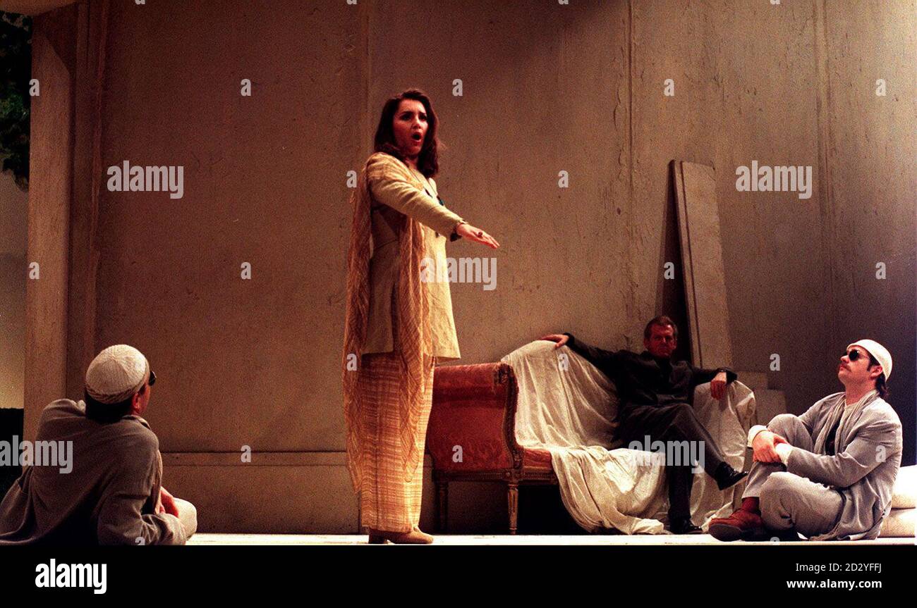 Members royal opera house production cosi fan tutti shaftesbury theatre ...