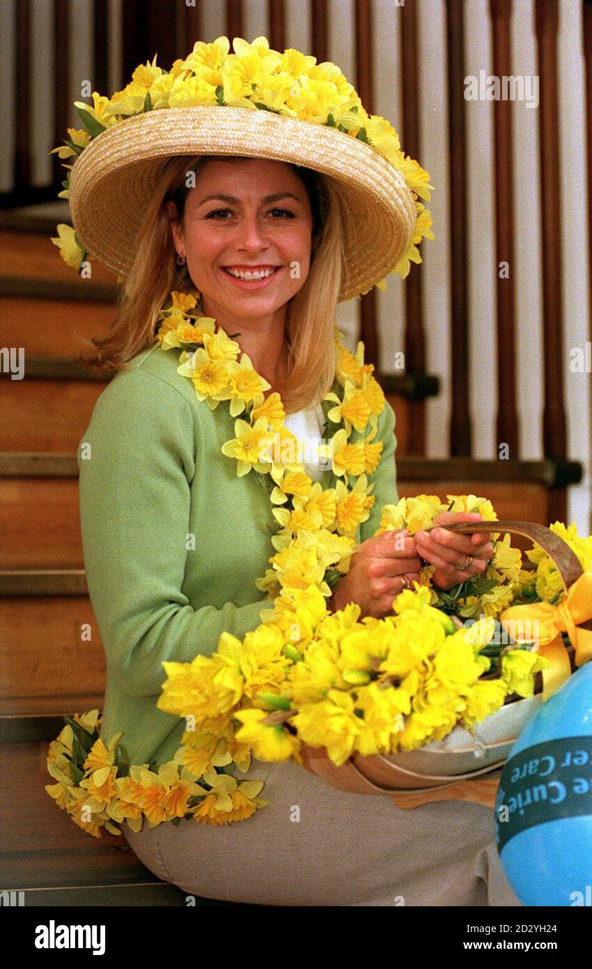 PA NEWS PHOTO 9/3/98 TELEVISION PRESENTER AND FORMER GYMNAST SUZANNE ...