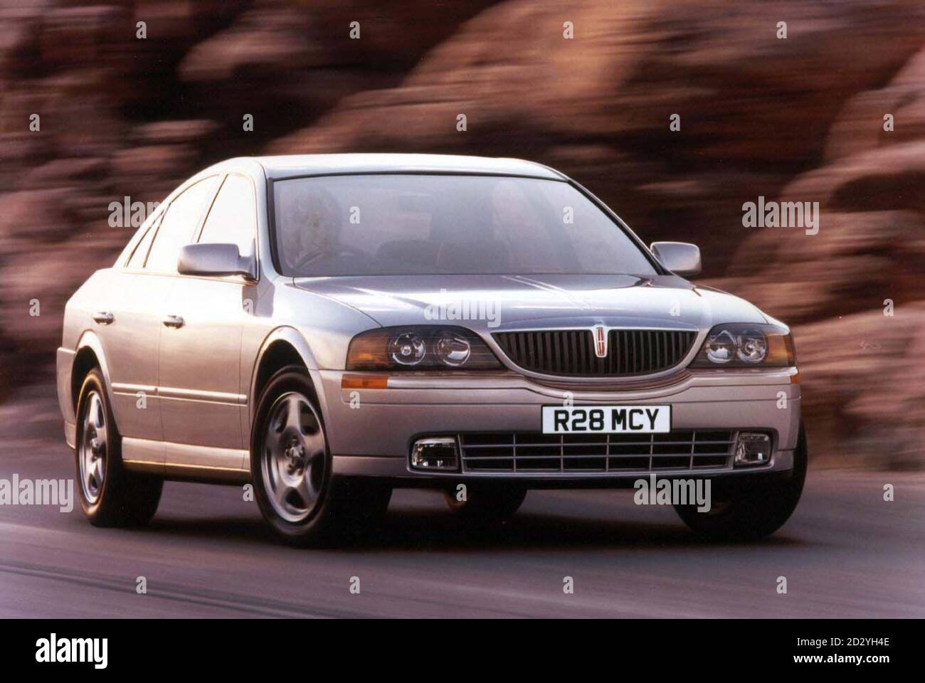 The new Lincoln LS luxury sports saloon unveiled by Ford and available ...