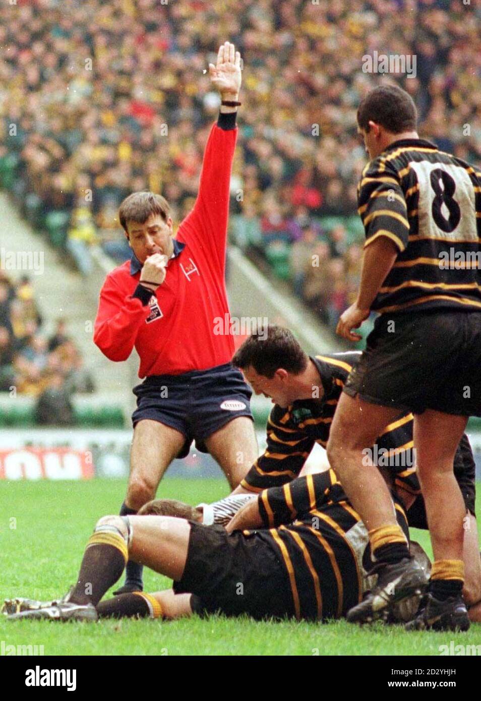 Showing the top of your head hi-res stock photography and images - Alamy