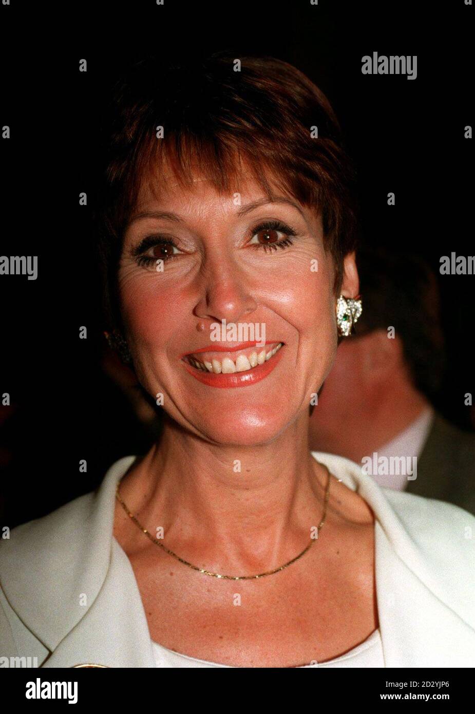 PA NEWS PHOTO 26/4/98 ANITA HARRIS AT A 40TH ANNIVERSARY GALA REUNION ...