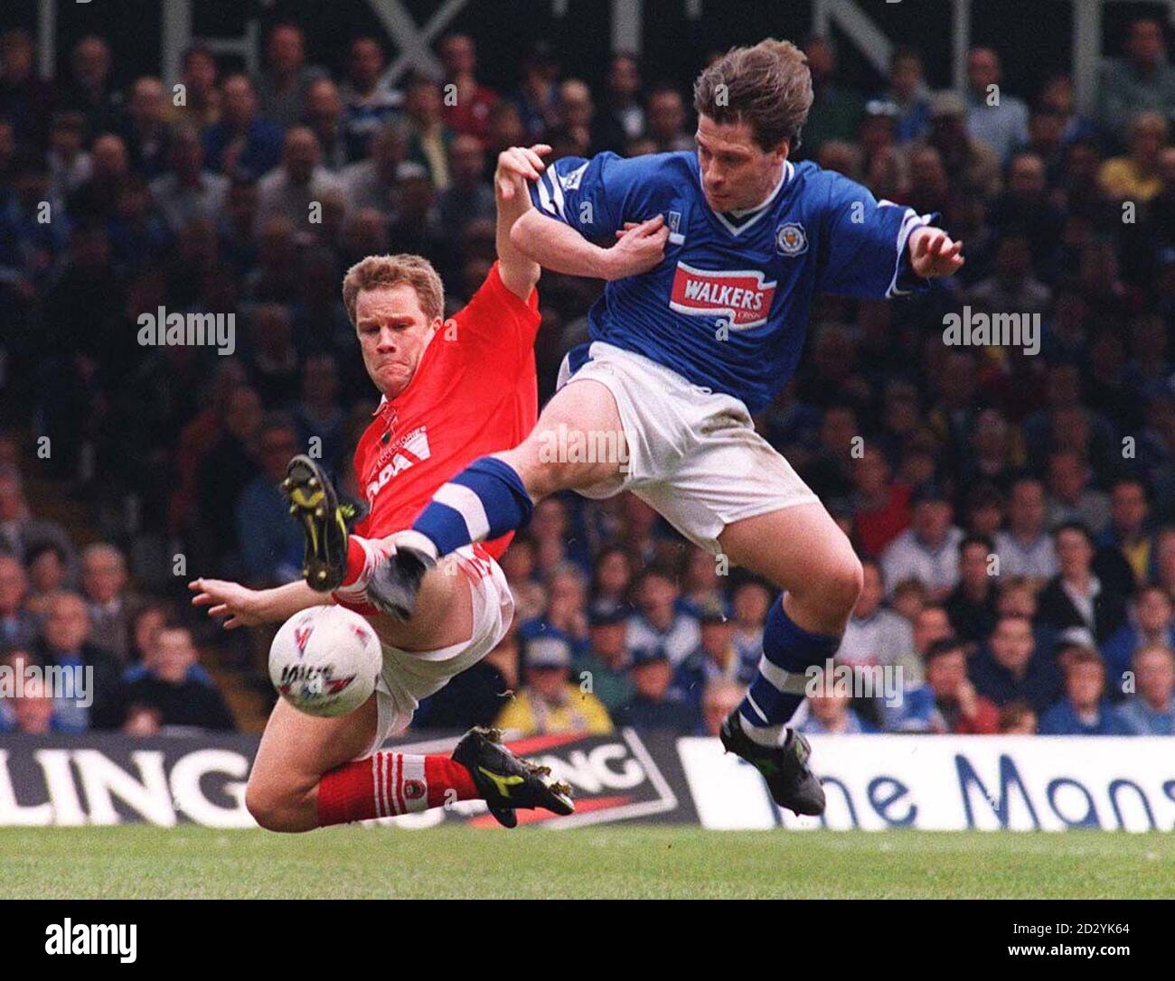 Barnsleys scott jones challenge hi-res stock photography and images - Alamy