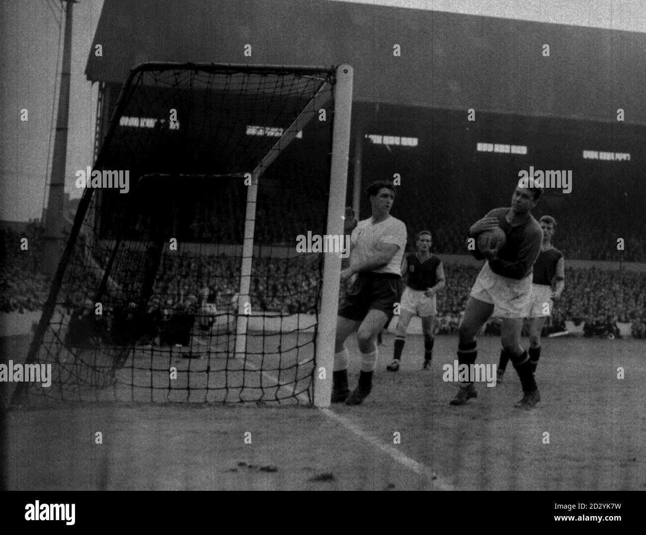 Bobby smith tottenham hi-res stock photography and images - Alamy