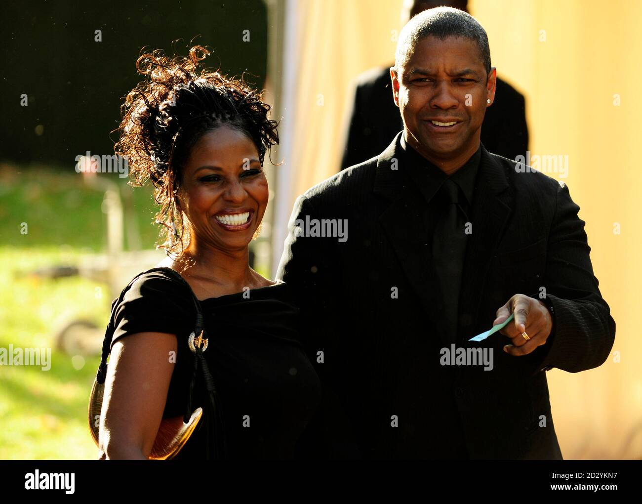Denzel washington and his wife hi-res stock photography and images - Alamy