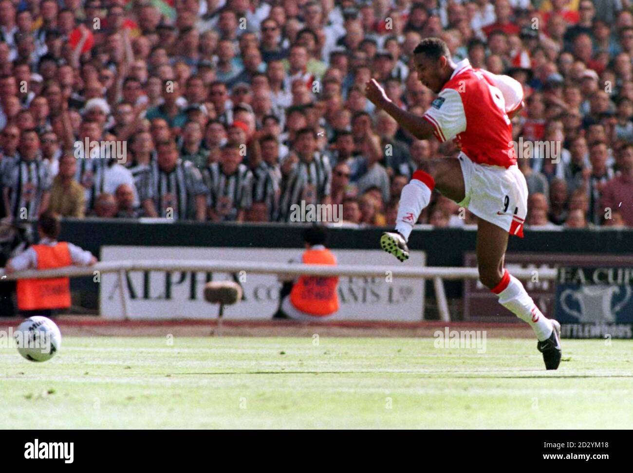 Football sptup nicolas anelka hi-res stock photography and images - Alamy