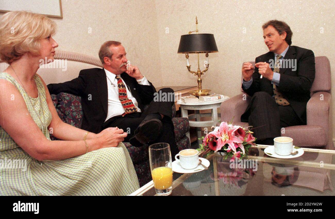 Tony blair meets colin and wendy parry hi-res stock photography and ...