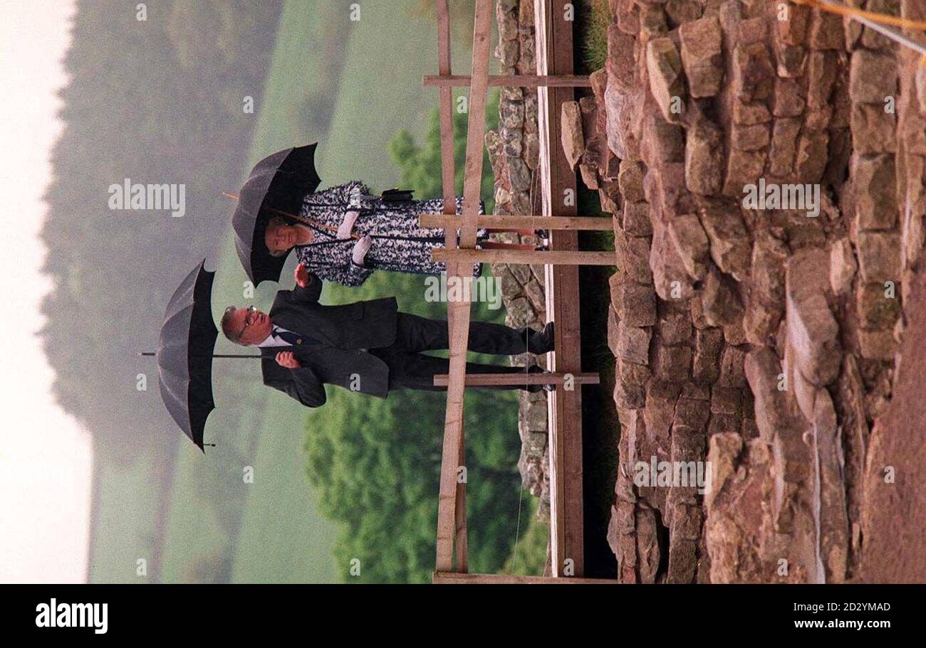 The Queen talks to Robin Birley, director of the Vindolanda Trust, and ...