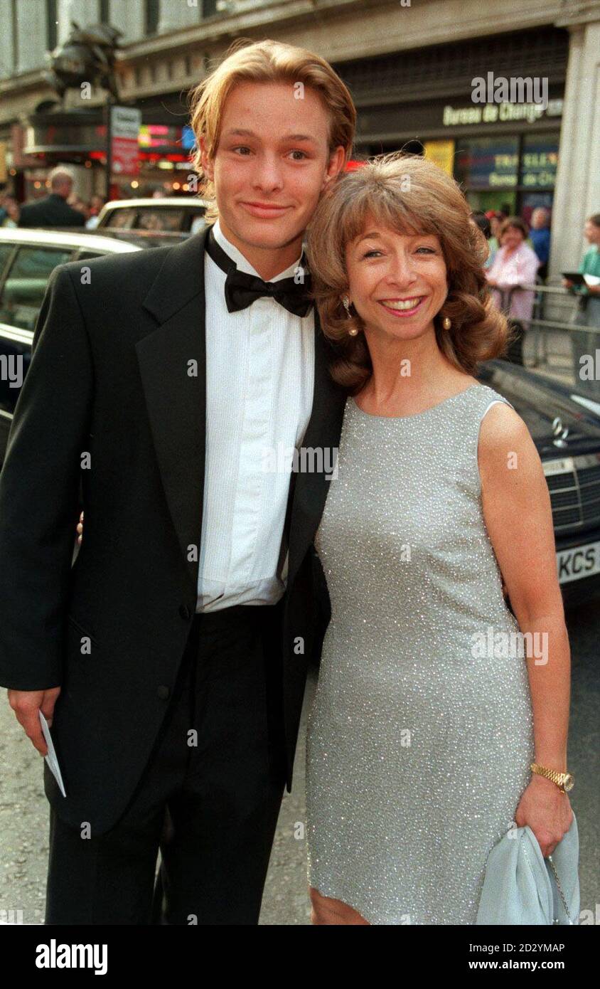 1 2 half length tv actors celebrity smiling hi-res stock photography ...