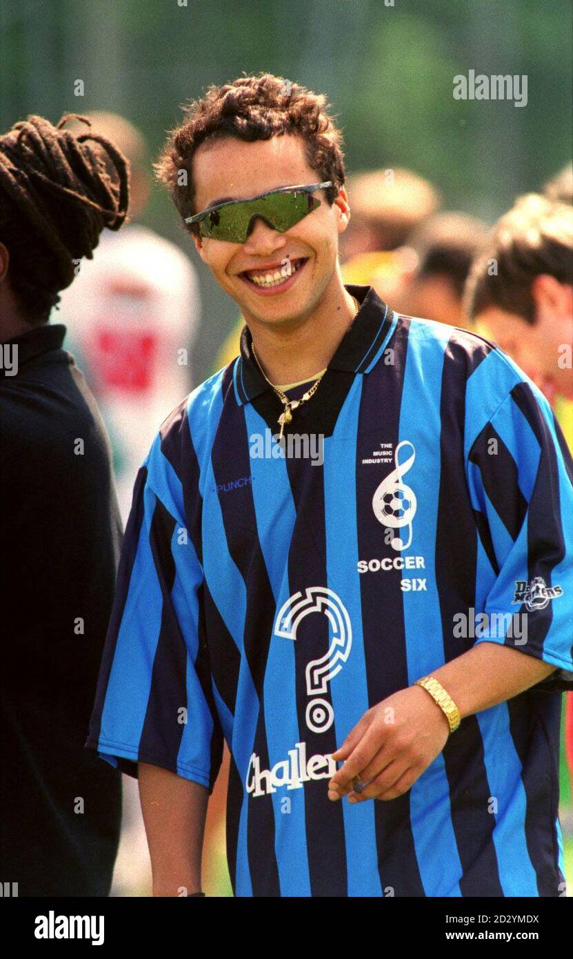 PA NEWS PHOTO 17/5/98 POP STAR FINLEY QUAYE DURING THE MUSIC INDUSTRY ...