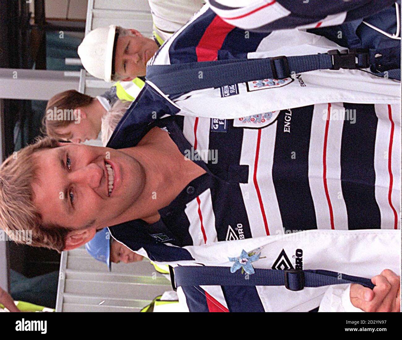 Sport football training tony adams hi-res stock photography and images ...