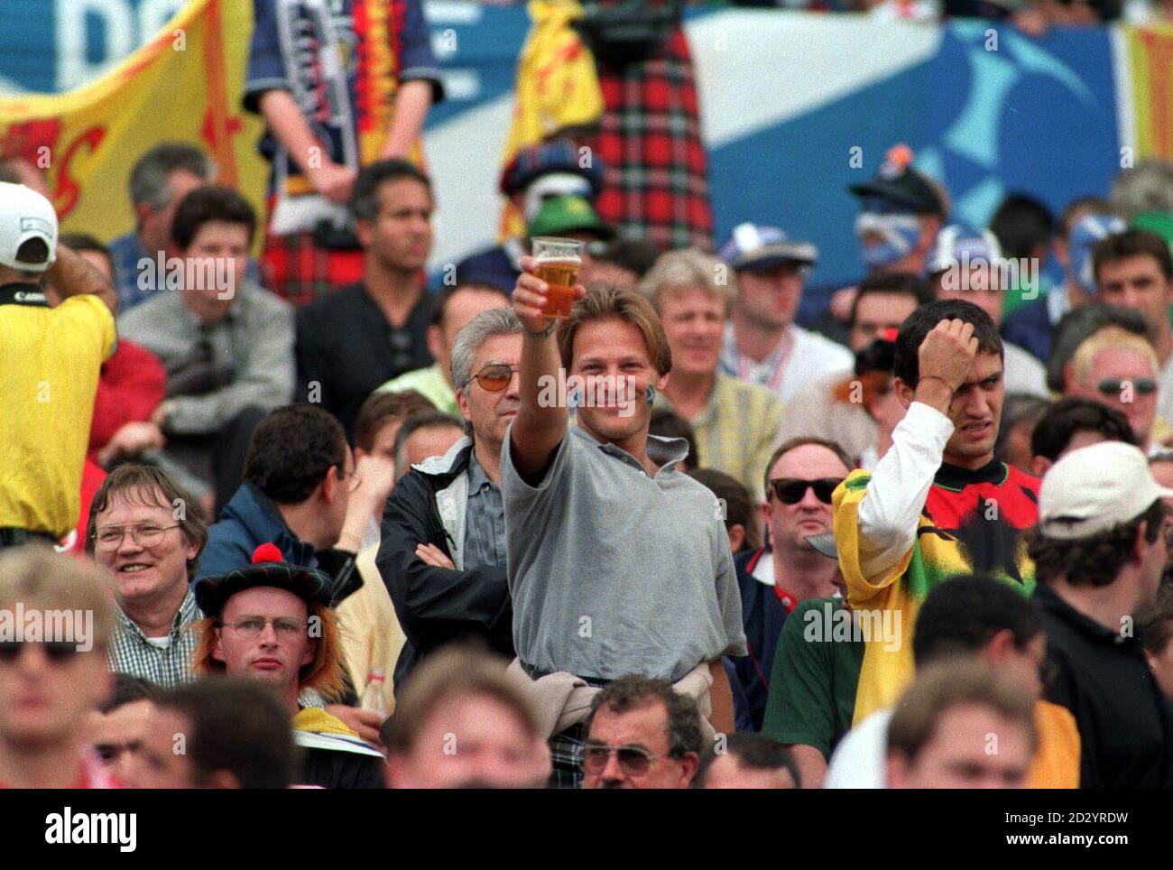 Norway football team 1998 hi-res stock photography and images - Alamy