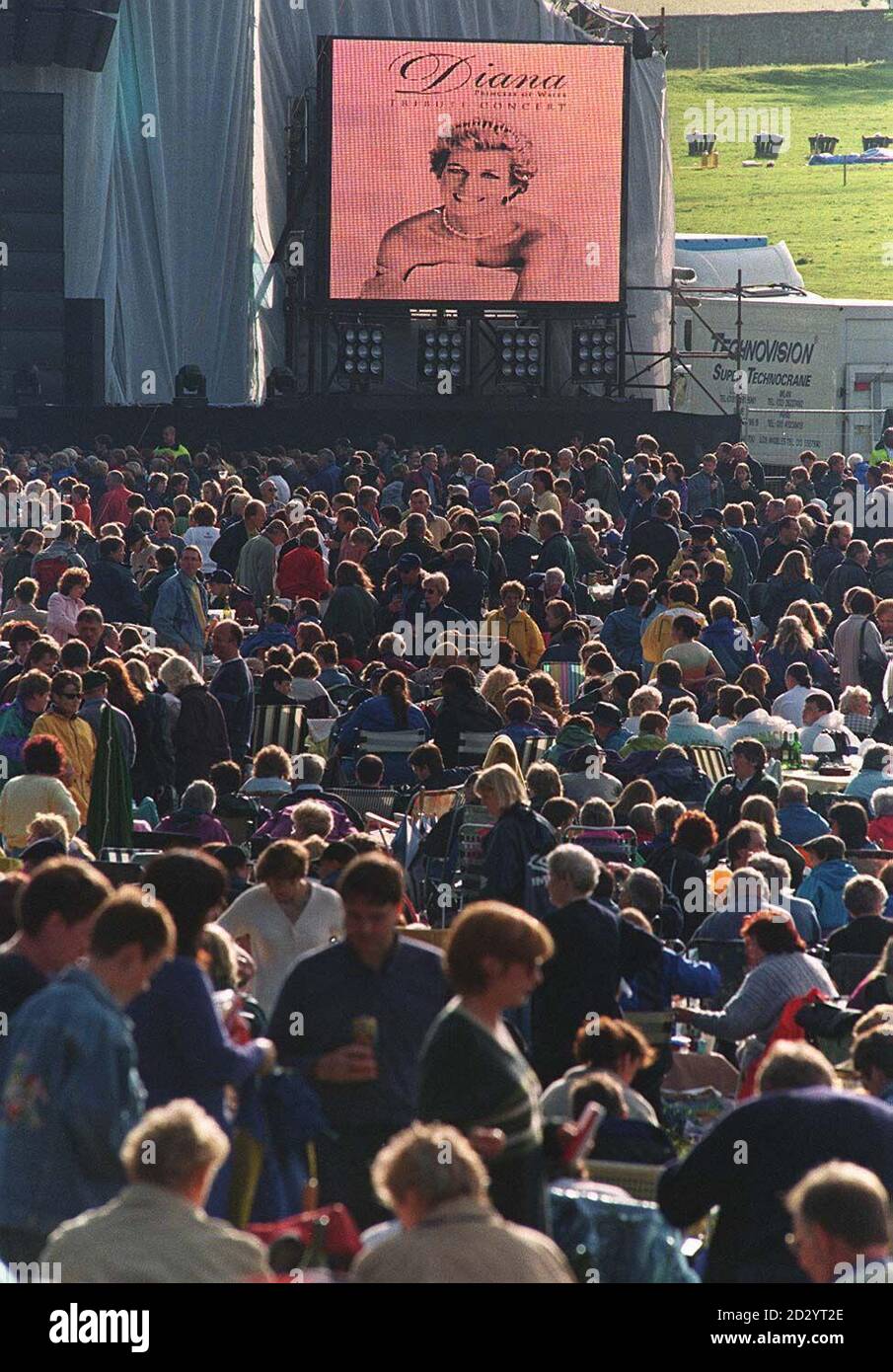 Princess diana tribute concert hi-res stock photography and images - Alamy