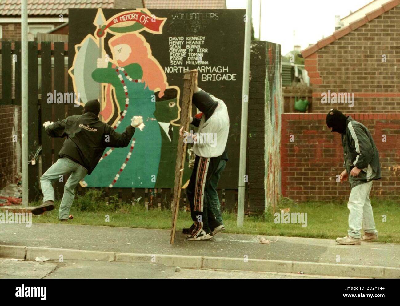 Petrol Bombers attack RUC and Army lines in the Nationalist Kilwilke ...