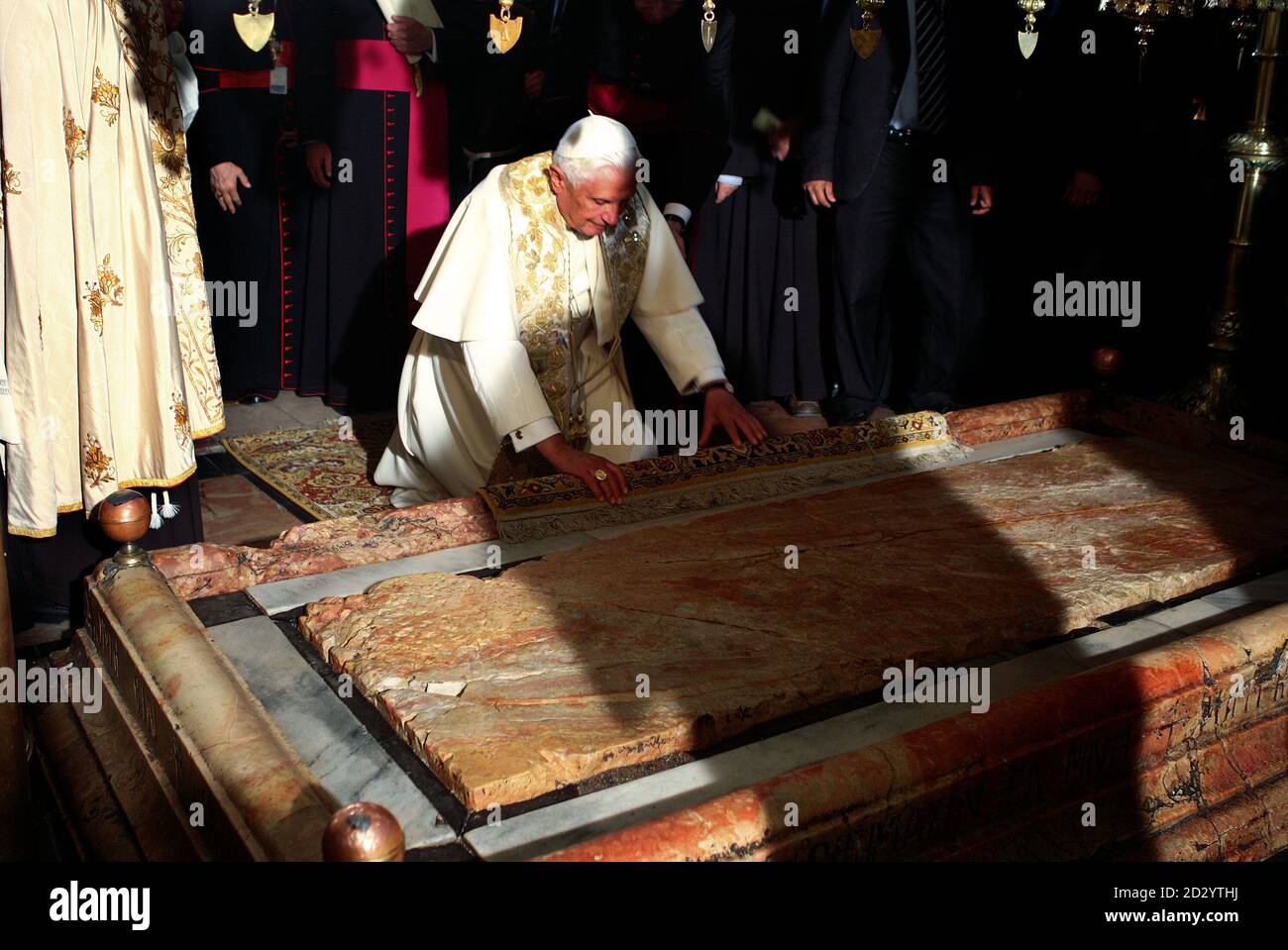 Pope Burial High Resolution Stock Photography and Images - Alamy
