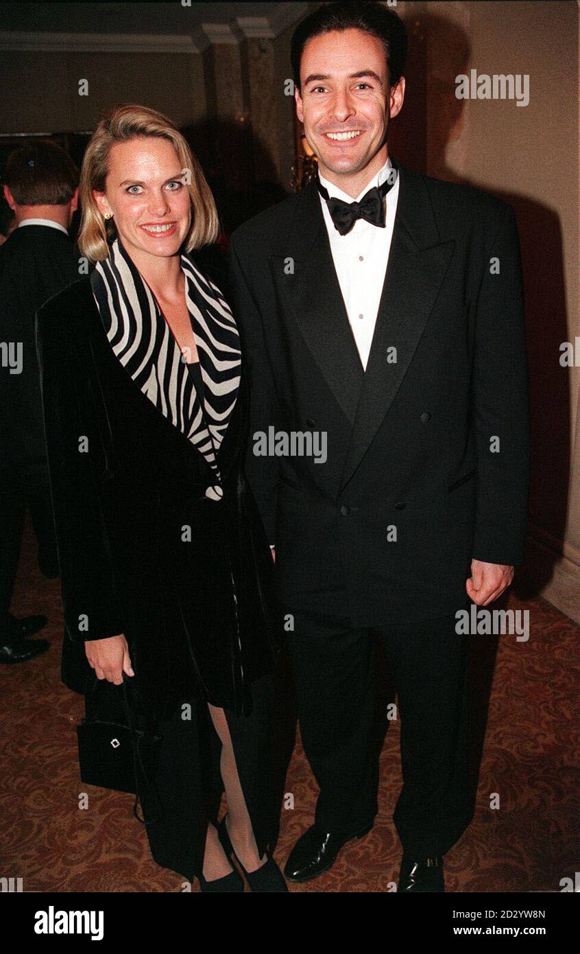 PA NEWS PHOTO 17/12/97 TV PRESENTER ANNA WALKER ATTENDING A CHARITY ...