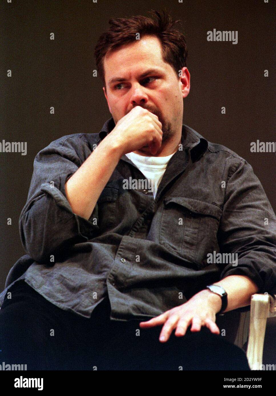 PA NEWS 26/3/98 ACTOR JACK DEE, WHO STARS IN 'ART' AT WYNDHAM'S THEATRE ...