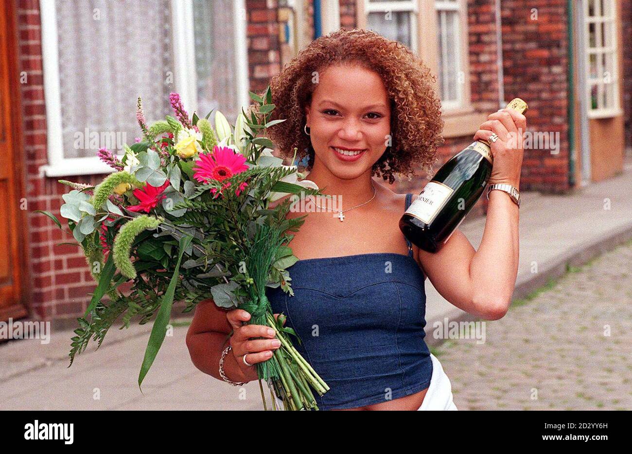 Coronation Street actress Angela Griffin who plays Fiona the ...