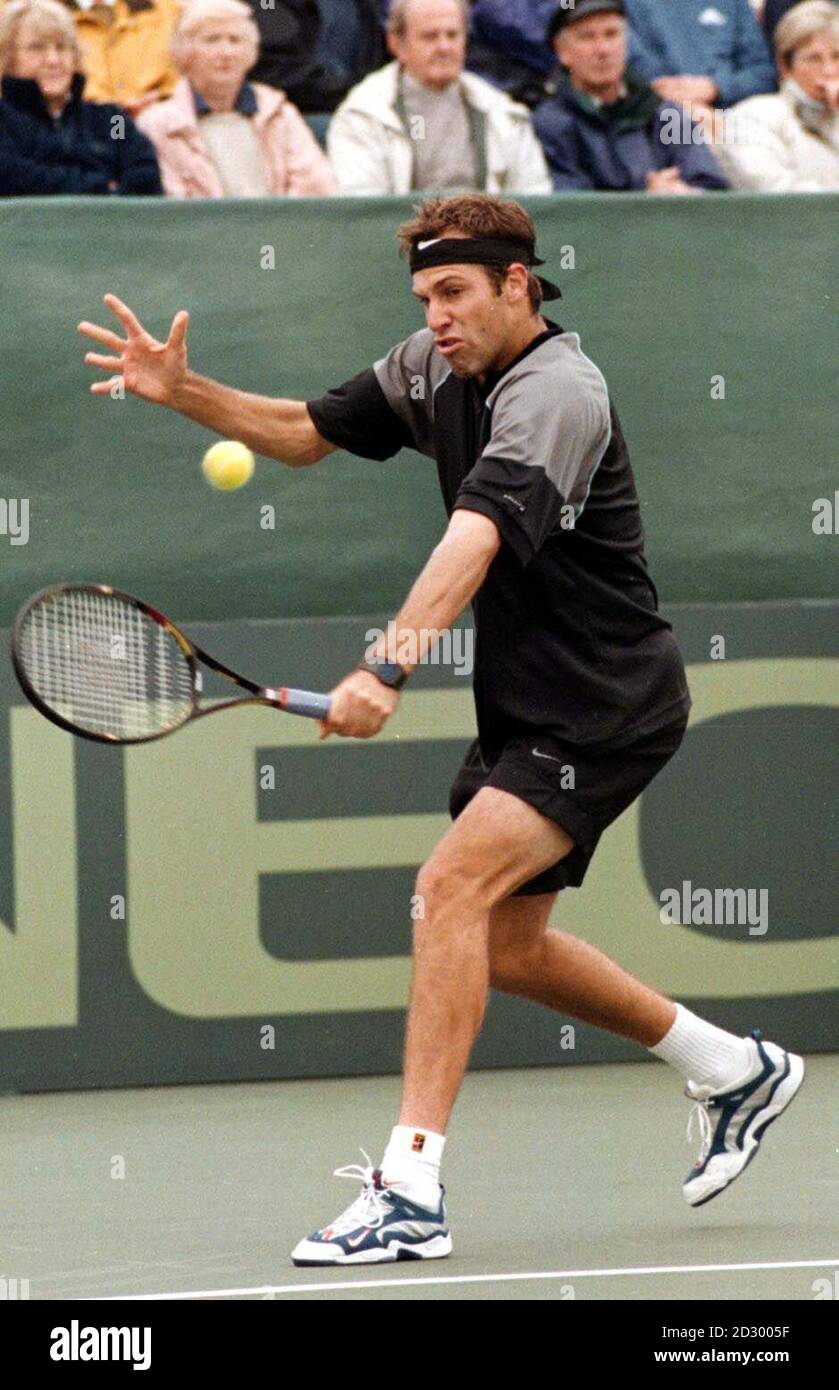 Britain's Greg Rusedski in action against Leander Paes during the Davis ...