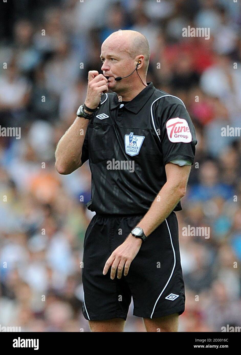 Lee Mason, match referee Stock Photo - Alamy