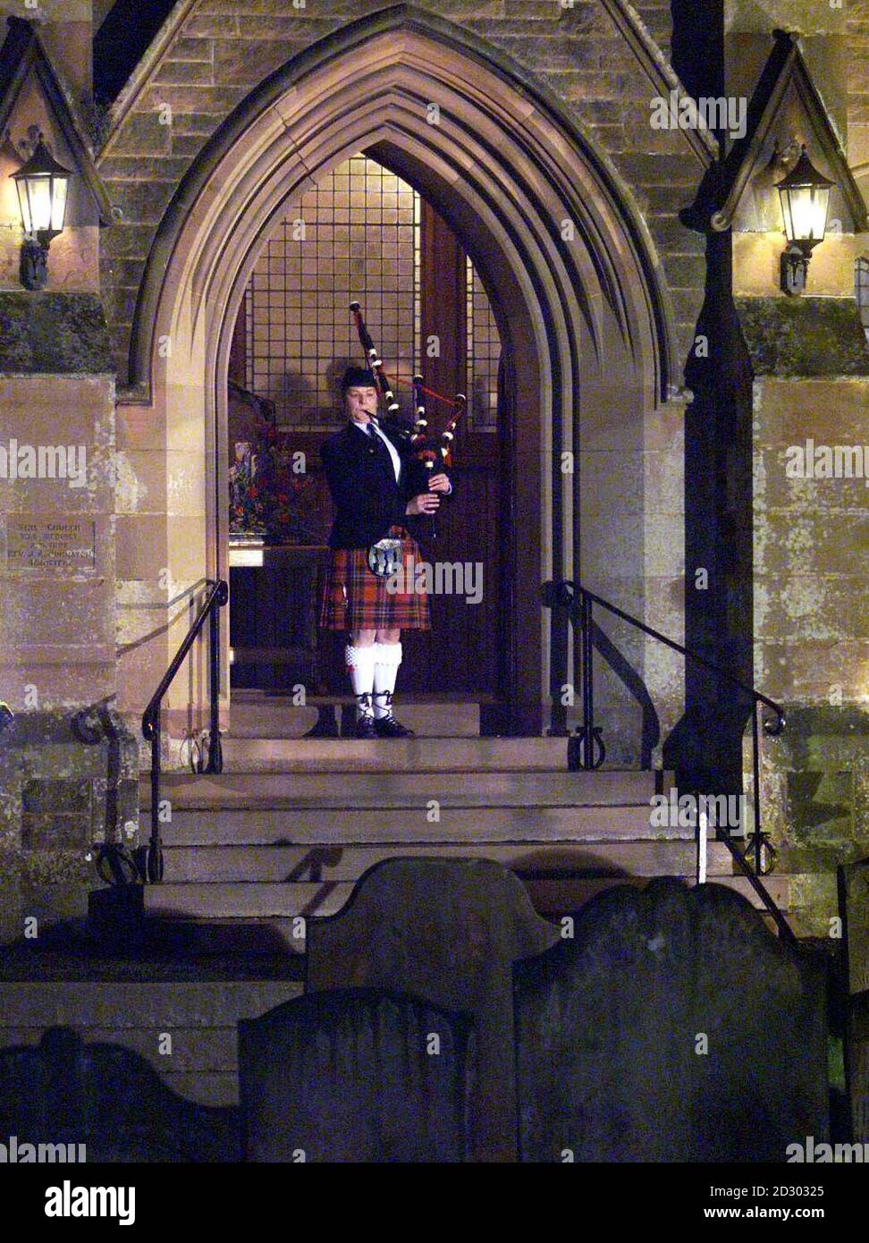 Lockerbie mark tenth anniversary air disaster hi-res stock photography ...