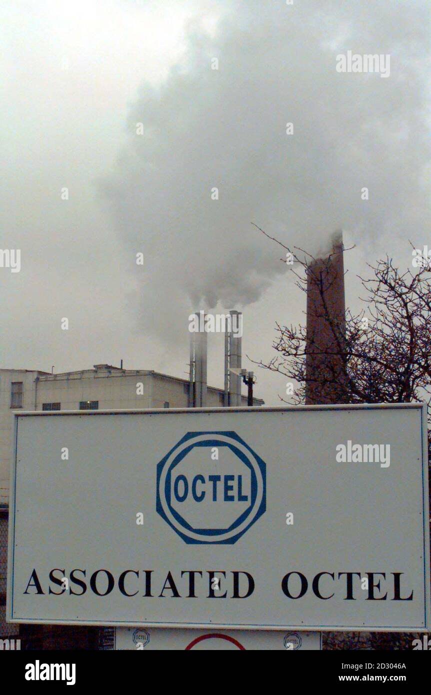 Part associated octel chemical plant ellesmere port hi-res stock ...