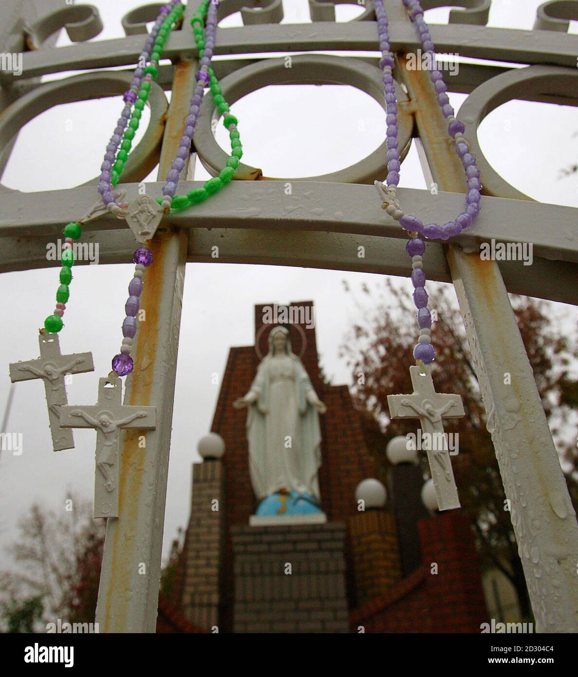 Statue tears of blood hi-res stock photography and images - Alamy