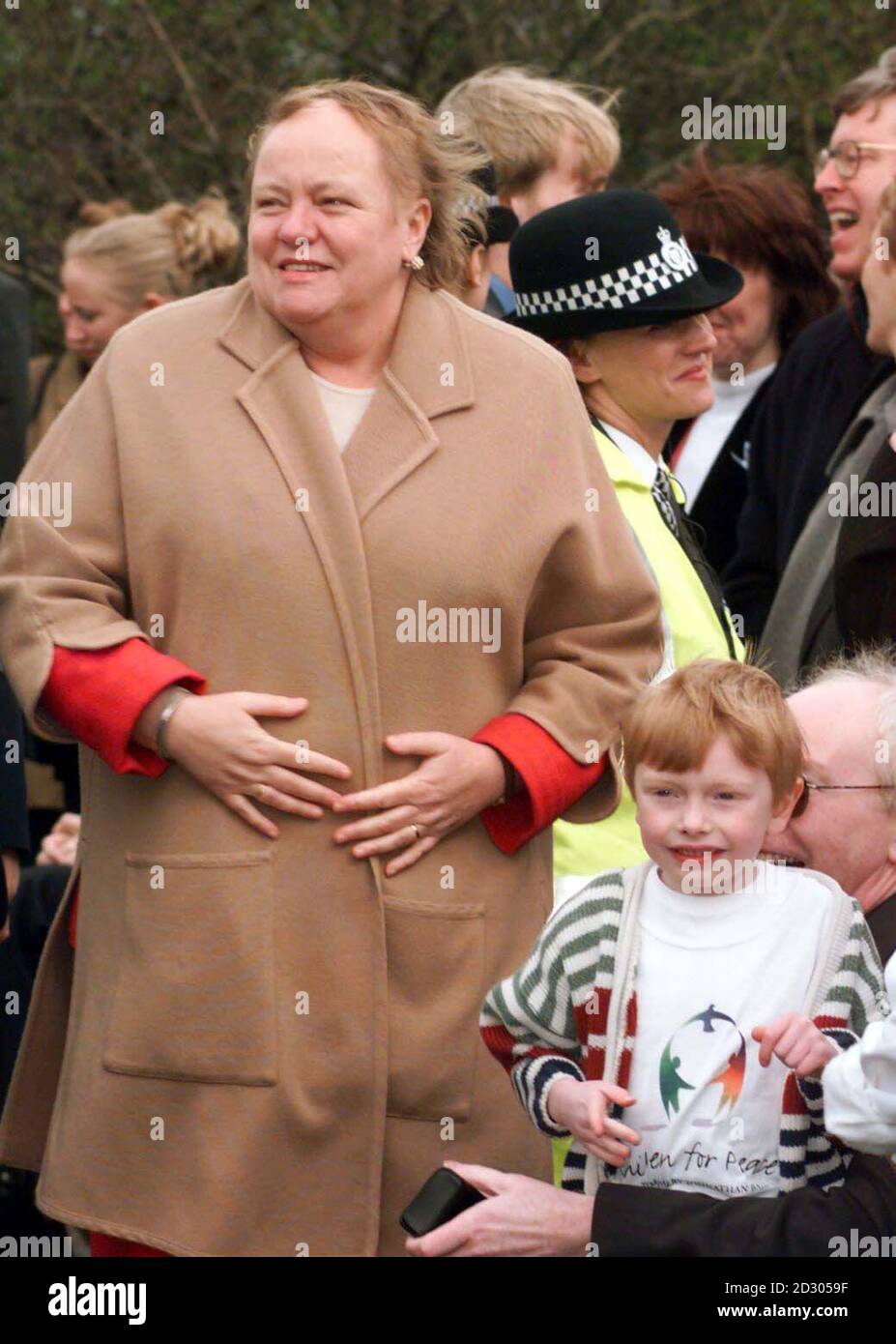 Northern Ireland Secretary Mo Mowlam meets the people of Warrington ...