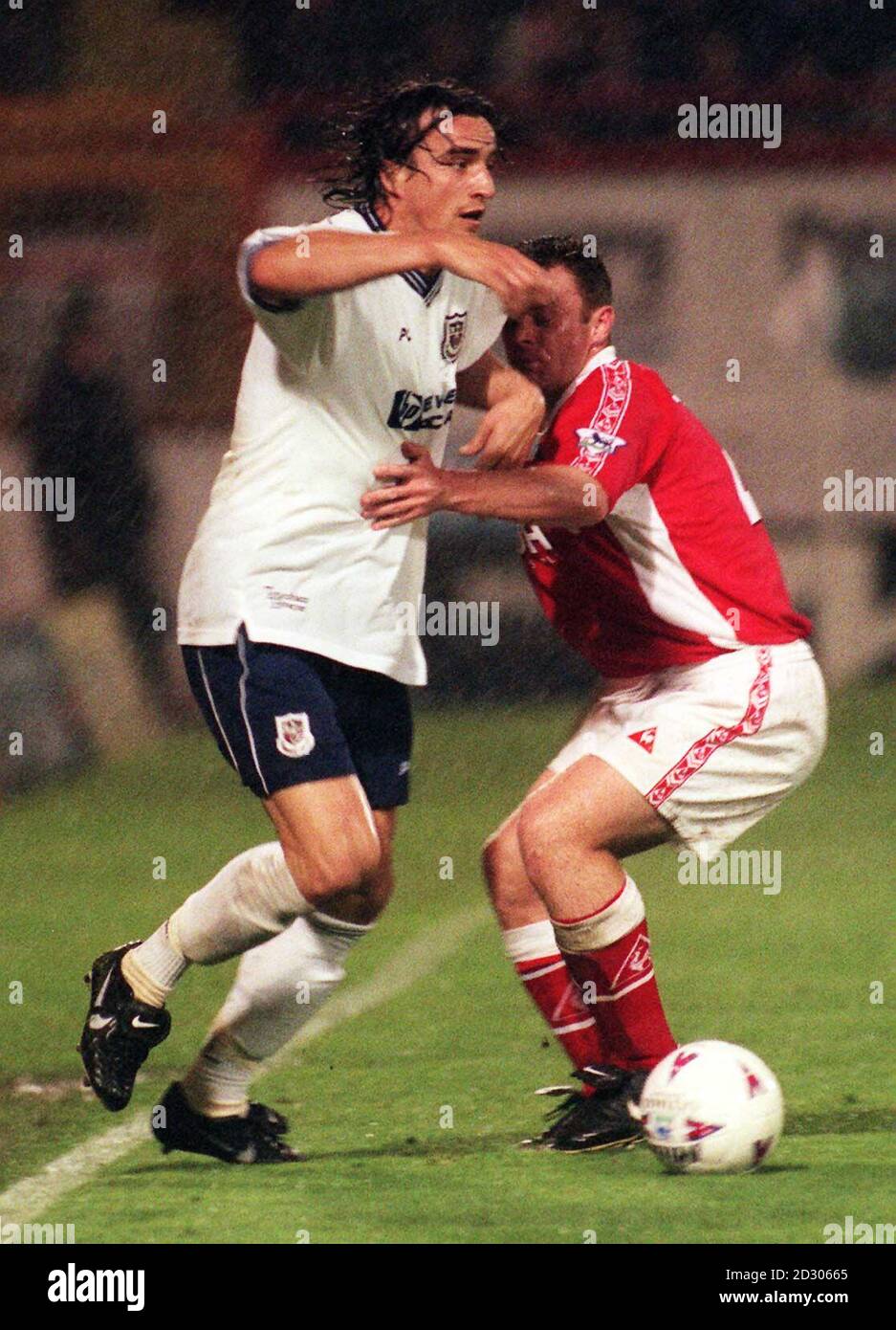 Tottenham hotspurs david ginola goes around charlton athletics graham ...