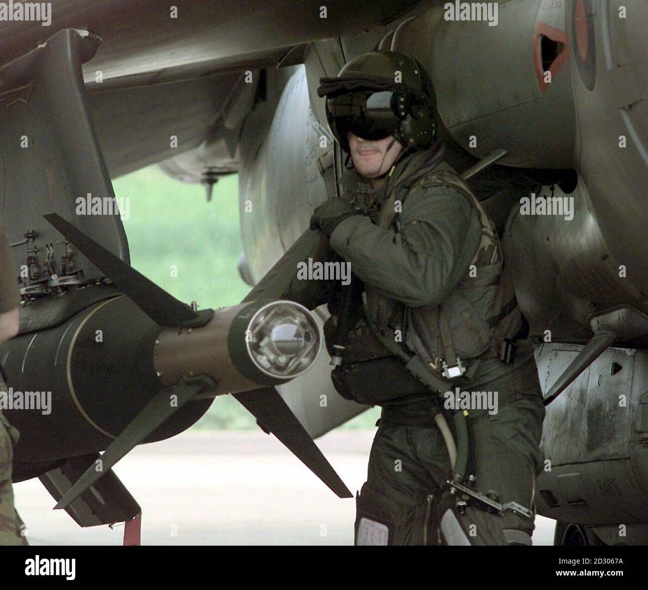 Bomb paveway laser guided hi-res stock photography and images - Alamy