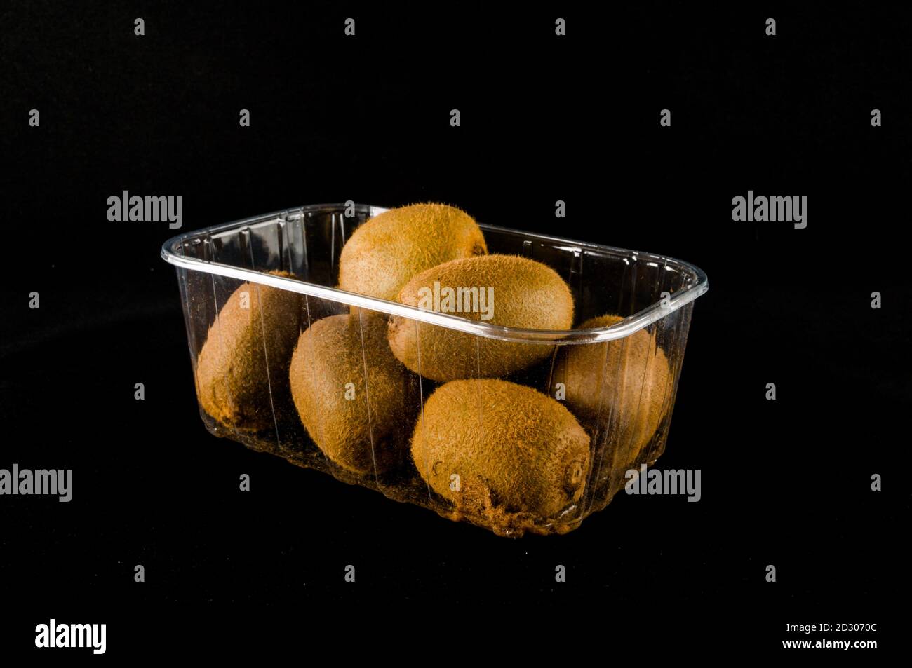 Kiwi in a box isolated Stock Photo - Alamy