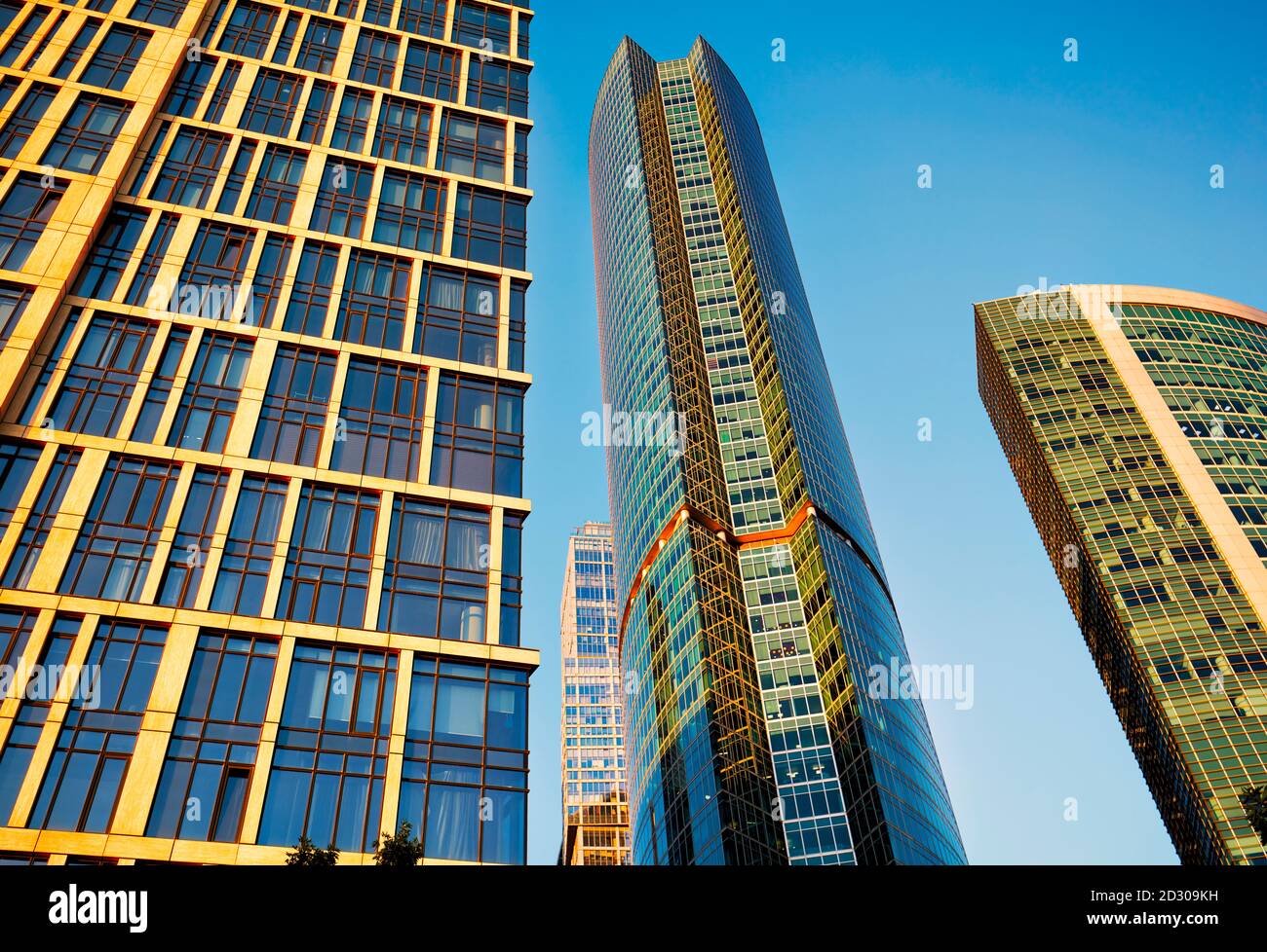 High rise building building color hi-res stock photography and images ...