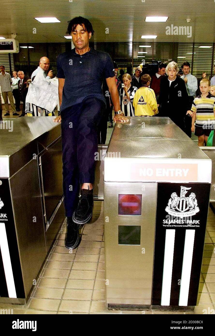 Ruud gullit newcastle hi-res stock photography and images - Alamy