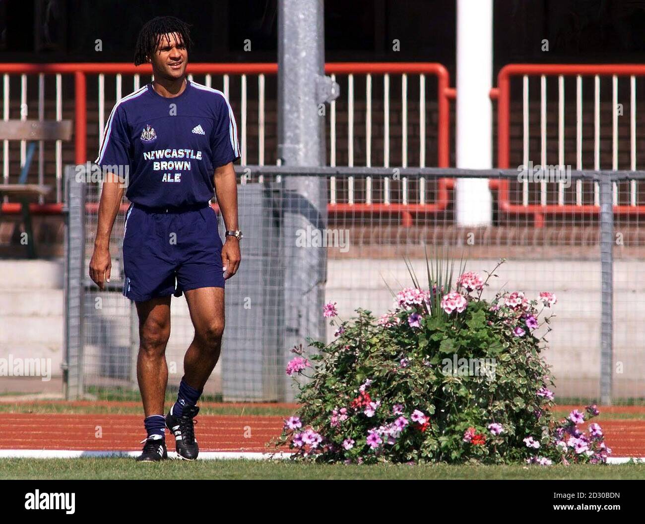 Newcastle united manager ruud gullit hi-res stock photography and ...