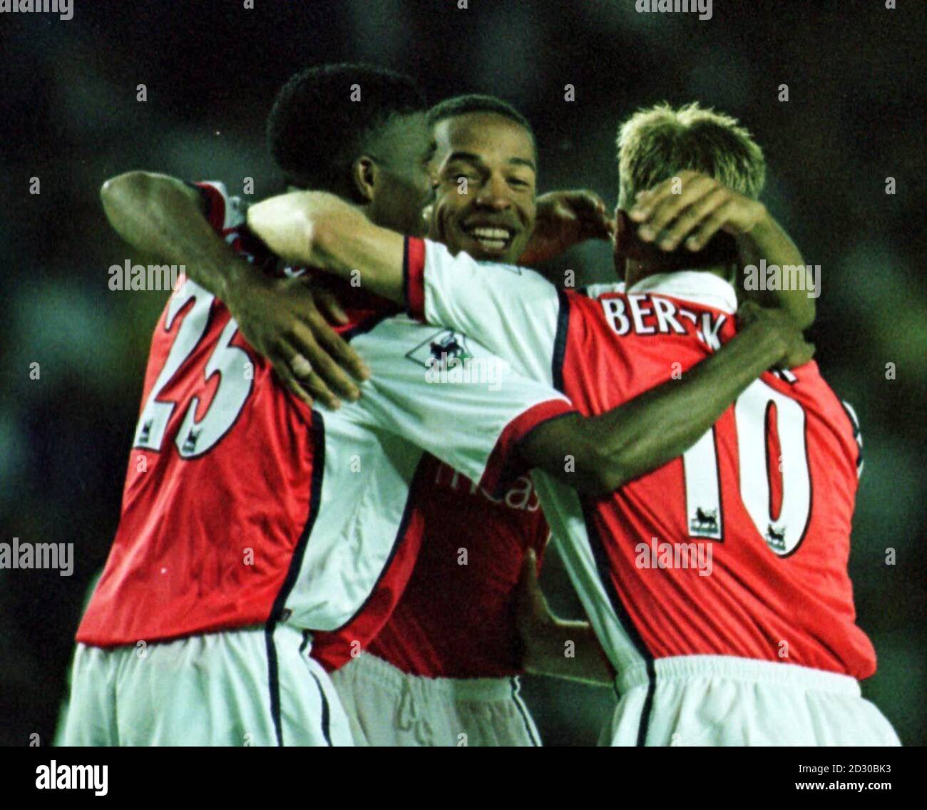 Thierry henry dennis bergkamp hi-res stock photography and images - Alamy