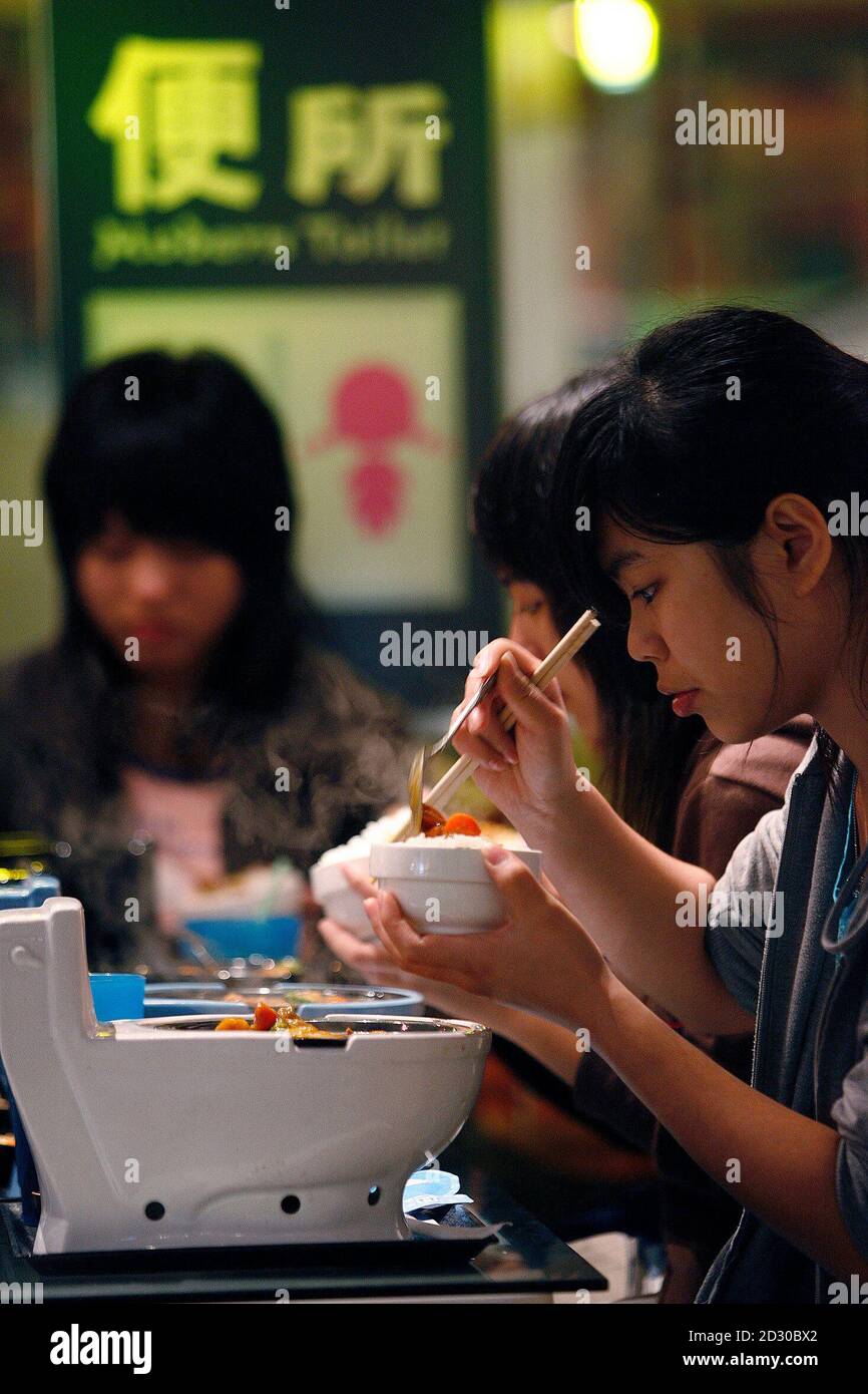 Modern toilet restaurant taipei hi-res stock photography and images - Alamy