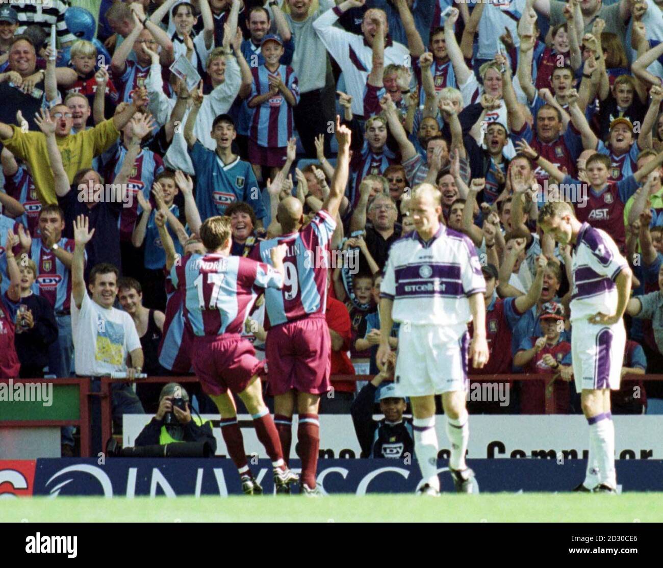 Dion dublin 9 hi-res stock photography and images - Alamy