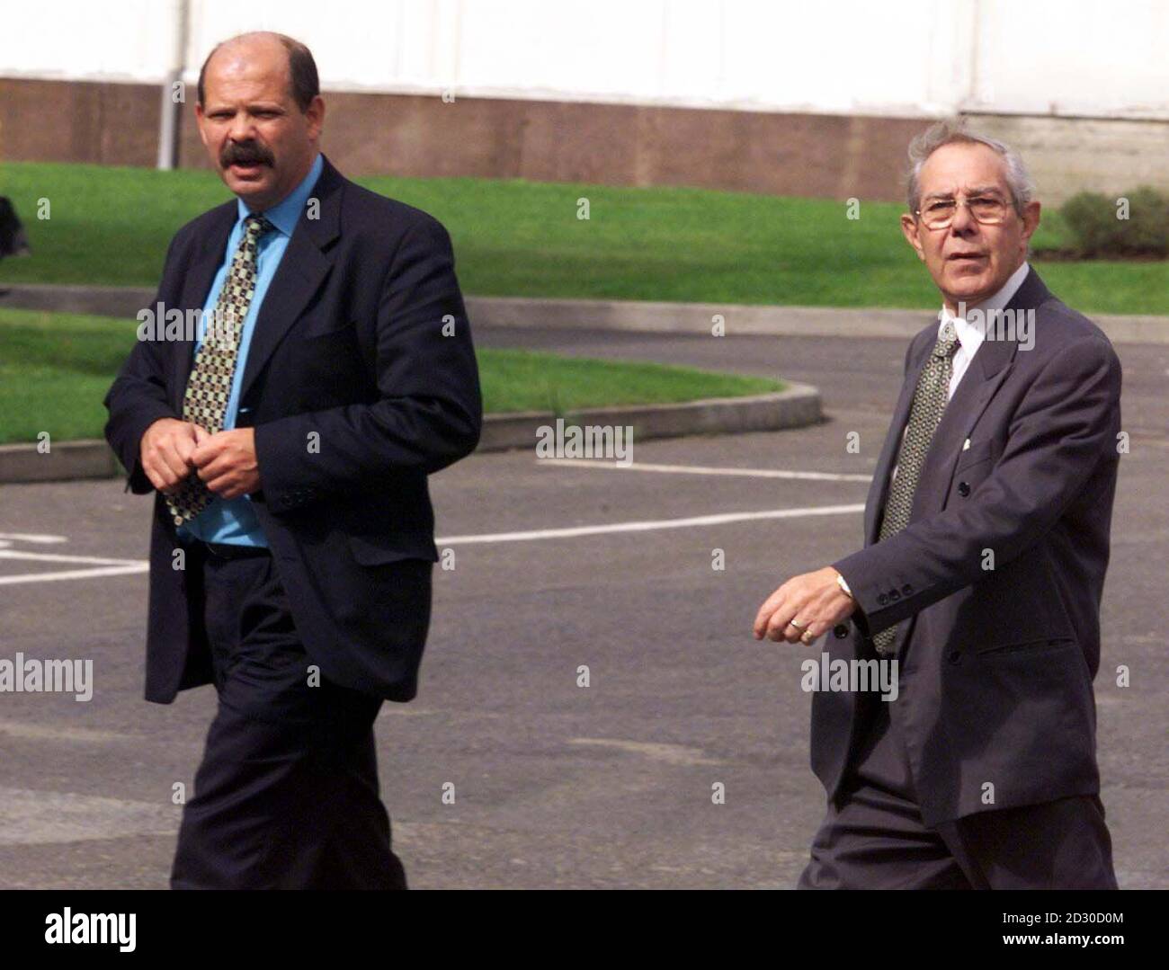 David Ervine (L) leader of the Progressive Unionist Party with ...