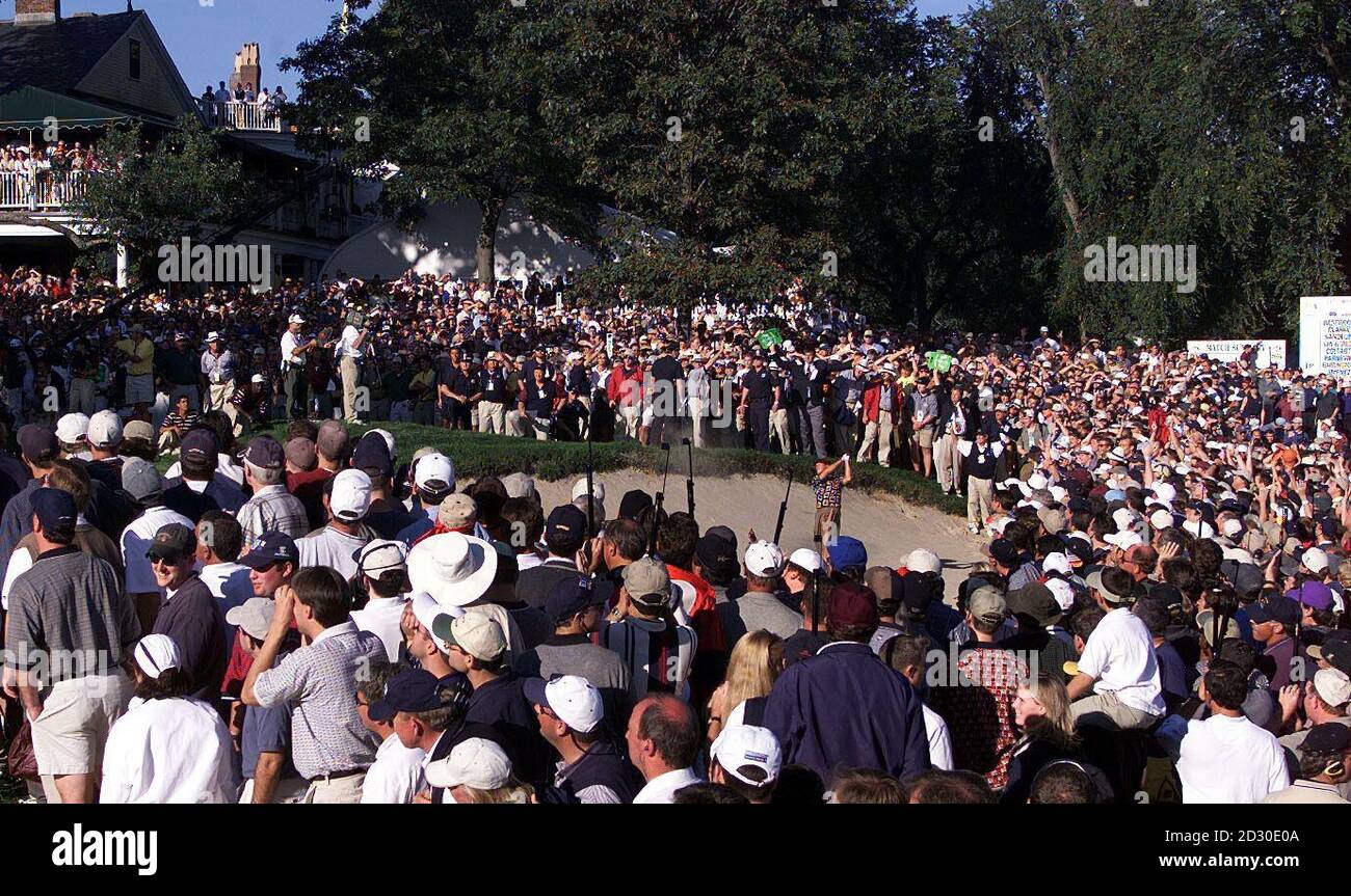 American crowd hi-res stock photography and images - Alamy