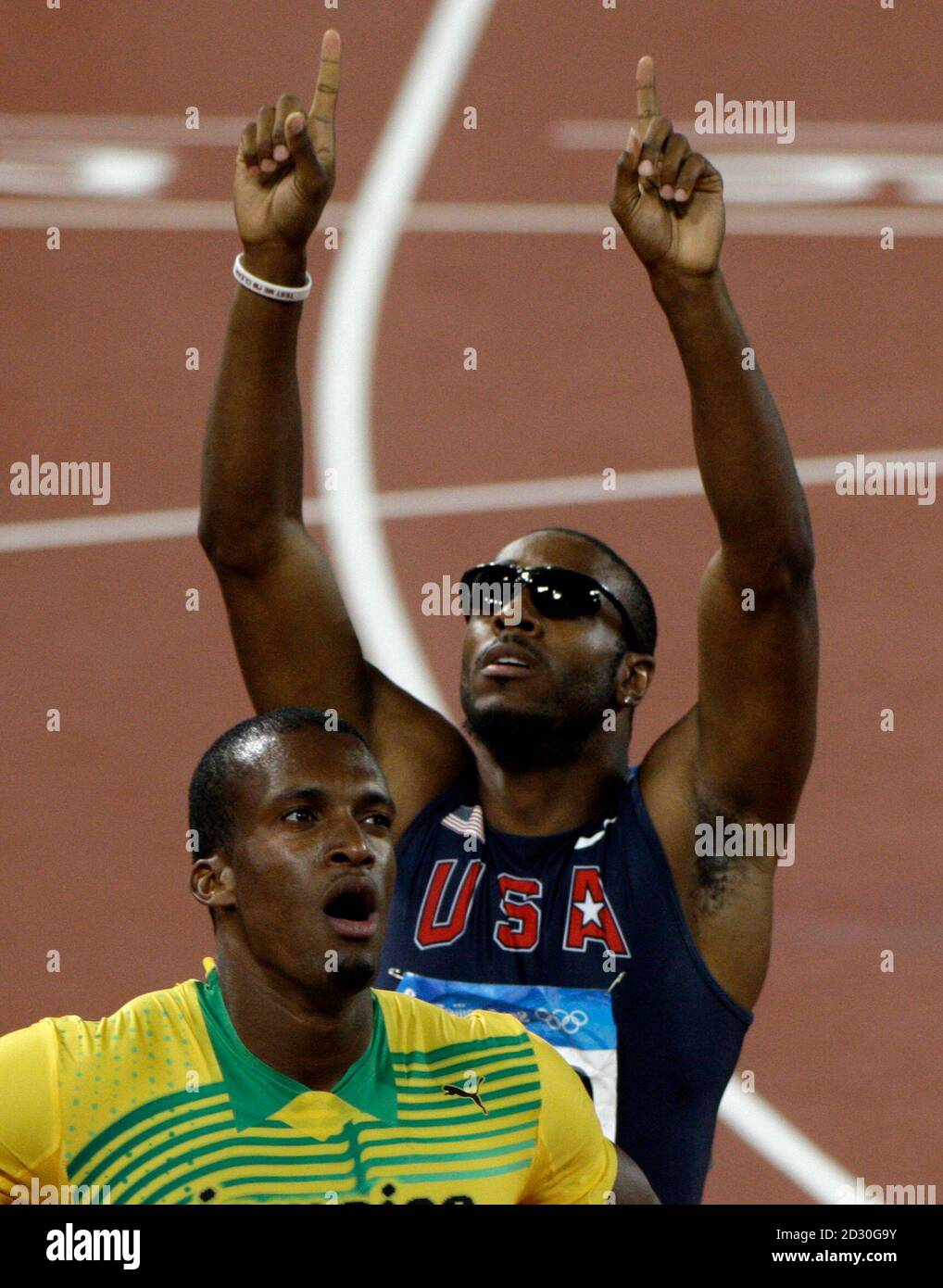 Angelo Taylor Celebrates Winning The Mens 400m Hurdles High Resolution ...