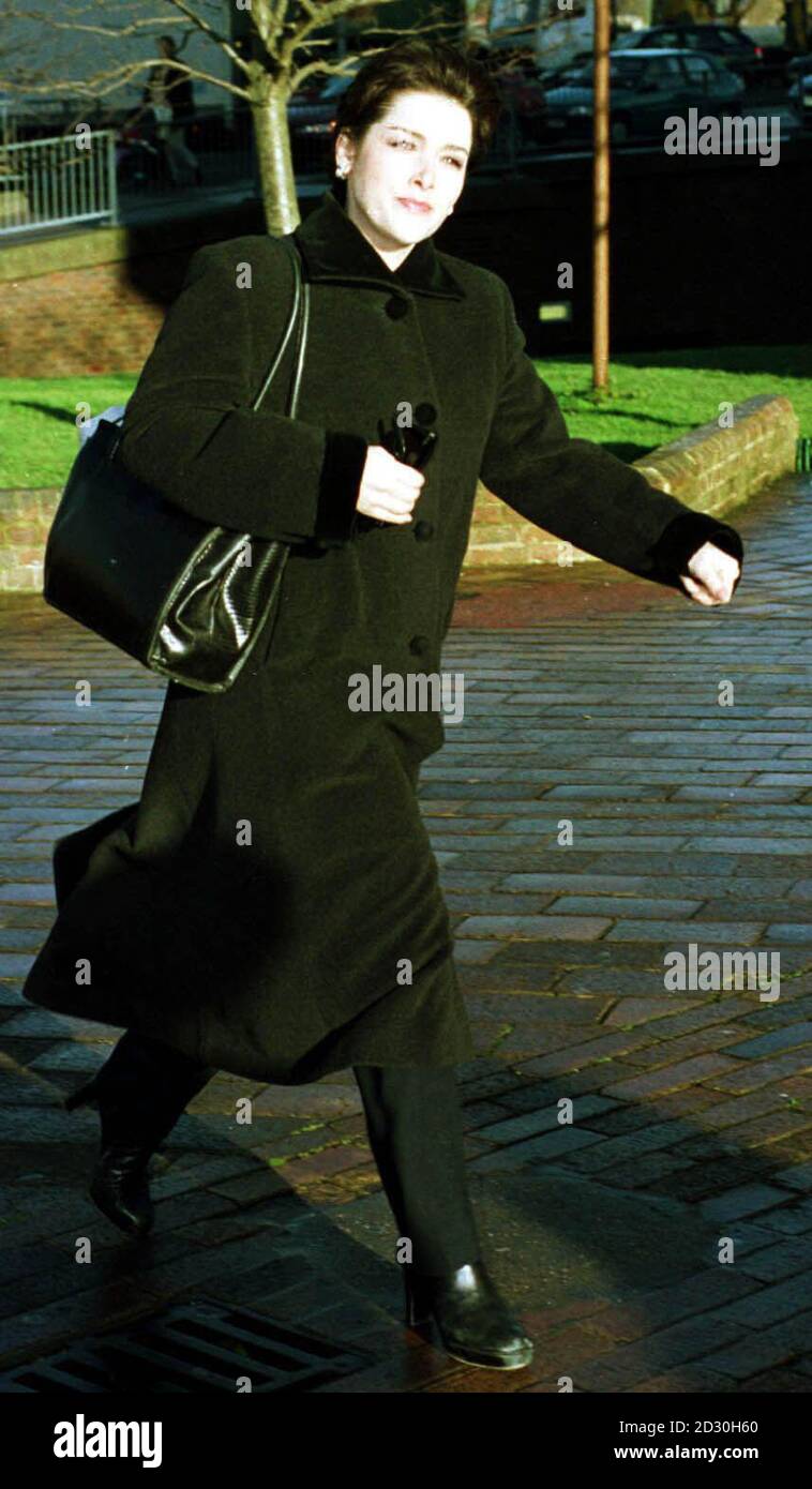 Meridian newsreader sarah lockett outside maidstone crown court hi-res ...