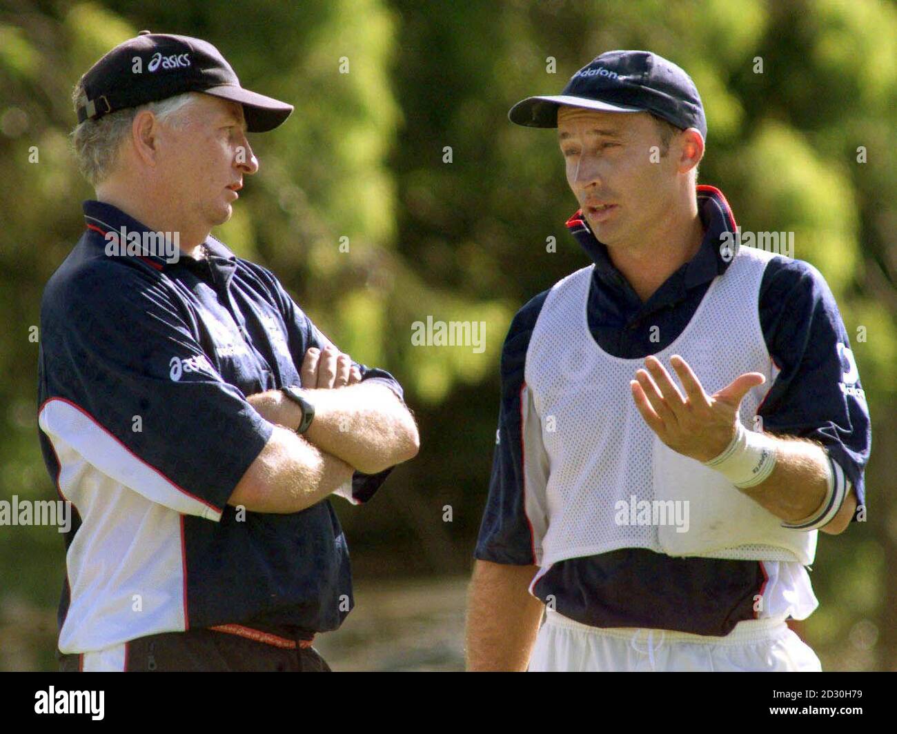 England coach Duncan Fletcher (L), with captain Nasser Hussain during ...