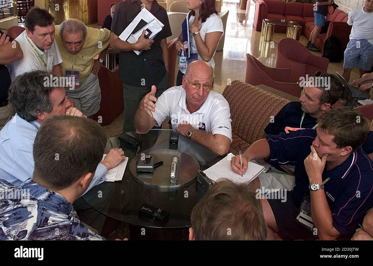 Group english journalists hi-res stock photography and images - Alamy